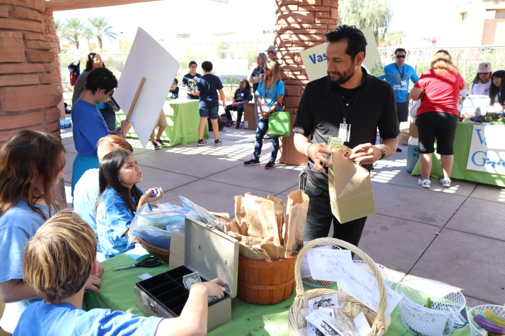 Newsroom | More than 500 students participated in Student-Run Farmers ...
